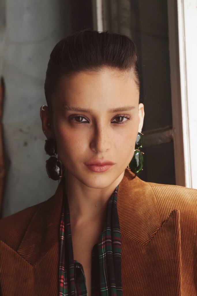 Livia Nunes prestigia desfile da Saint Laurent na Semana de Moda de ...