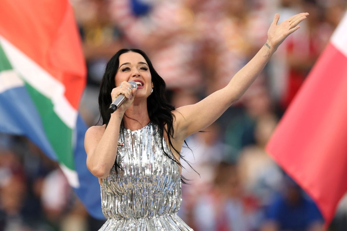 Após período turbulento, Katy Perry apresenta música inédita no Rock in ...