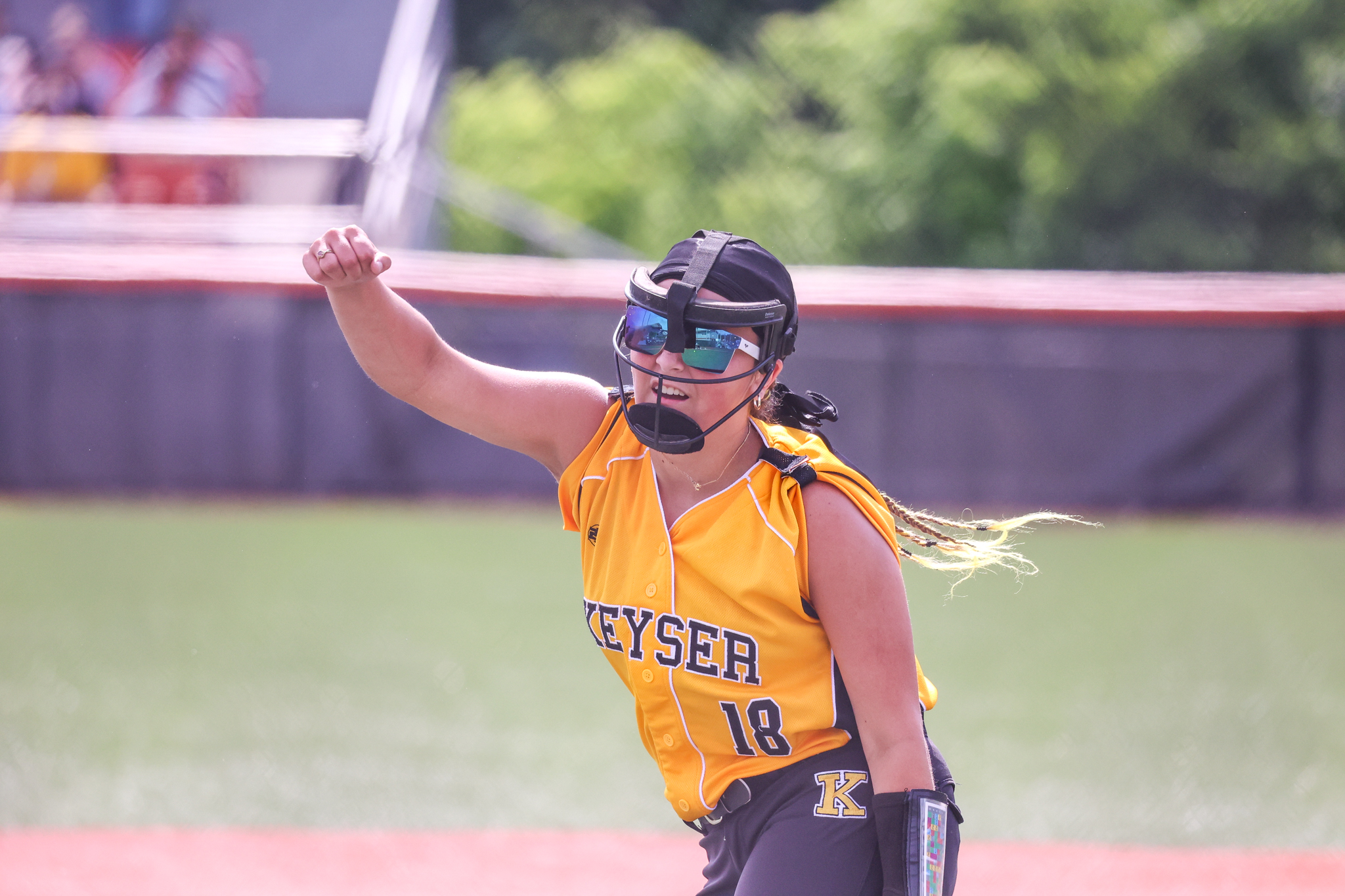 Keyser starts strong, holds off Bluefield, 17-14 - WV MetroNews