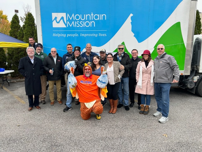 Drive-thru turkey drop underway at WVRC Media in Charleston - WV MetroNews