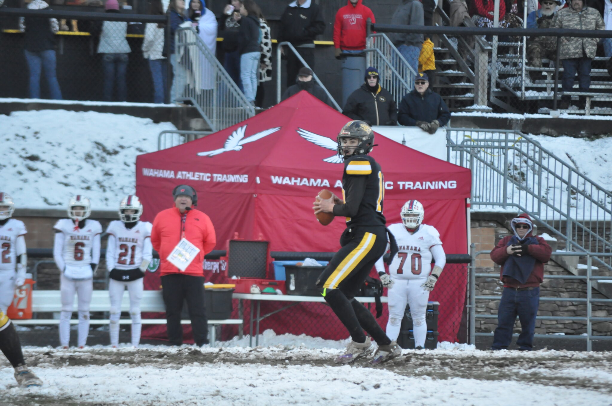 Wahama overcomes elements, reaches Class A final with 29-6 victory at ...