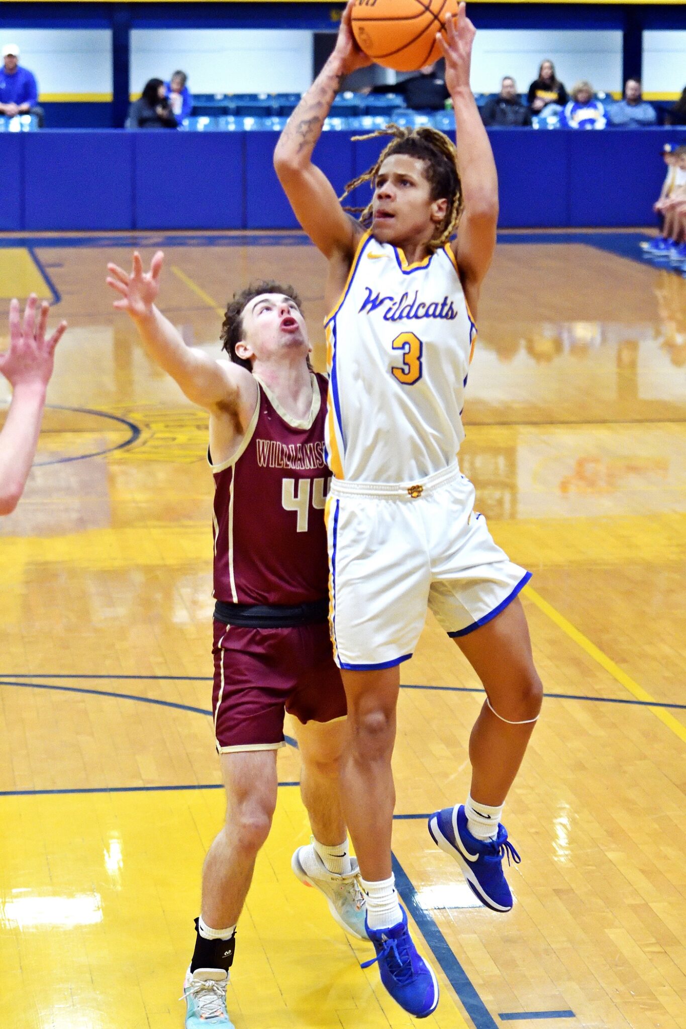 Photo gallery: Logan defeats Williamstown, 64-57 - WV MetroNews