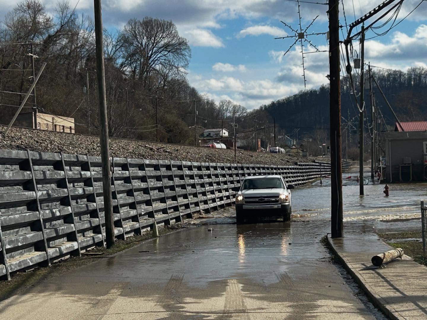 Many in Kermit clean up and count their blessings - WV MetroNews