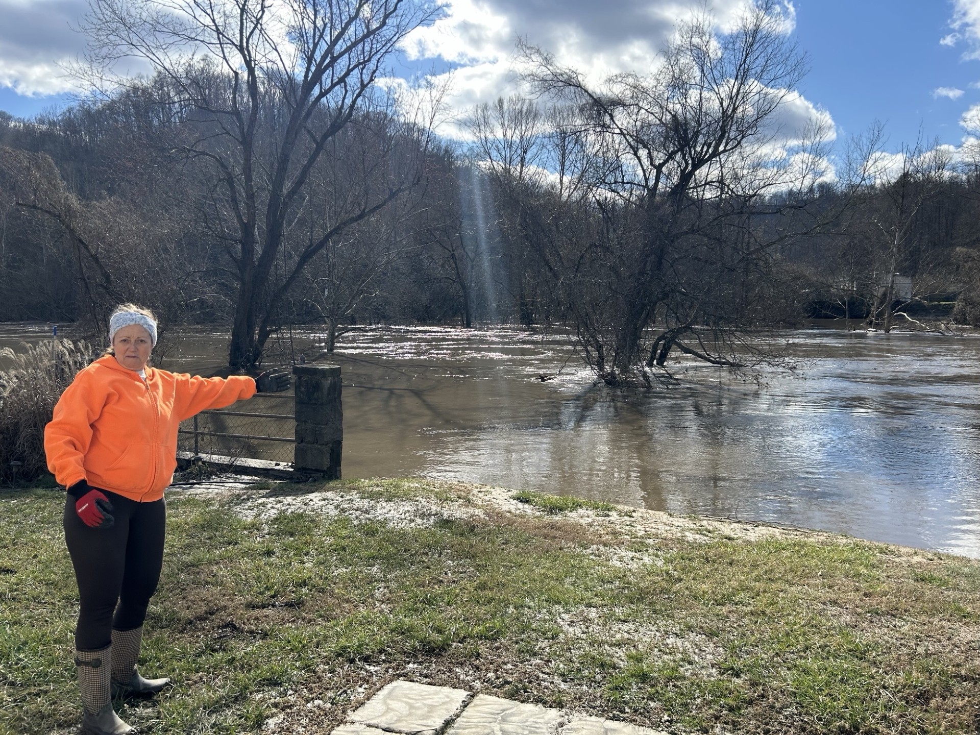 Many in Kermit clean up and count their blessings - WV MetroNews