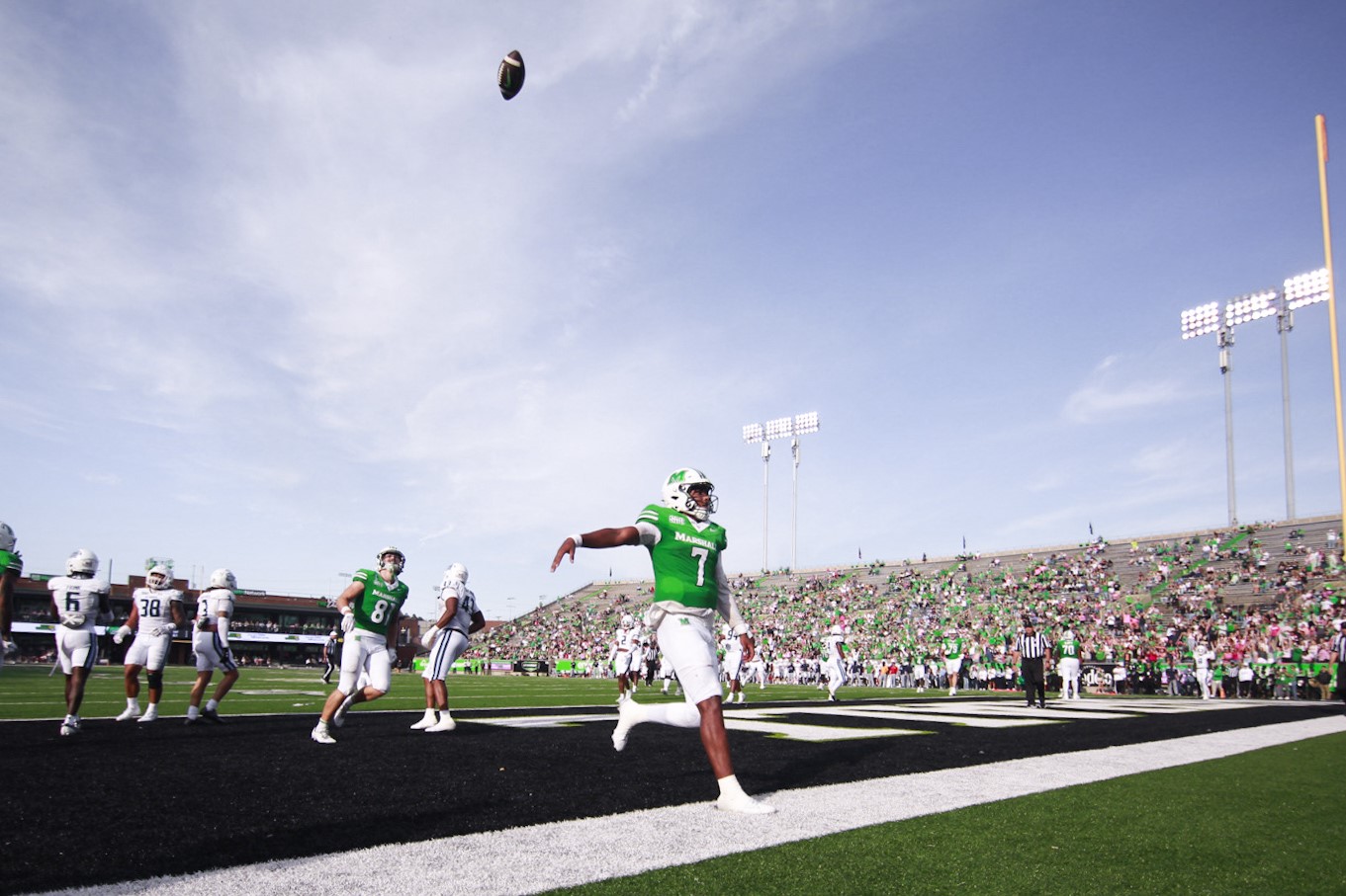 Defense delivers, Del Rio-Wilson sharp as Marshall dominates Old ...