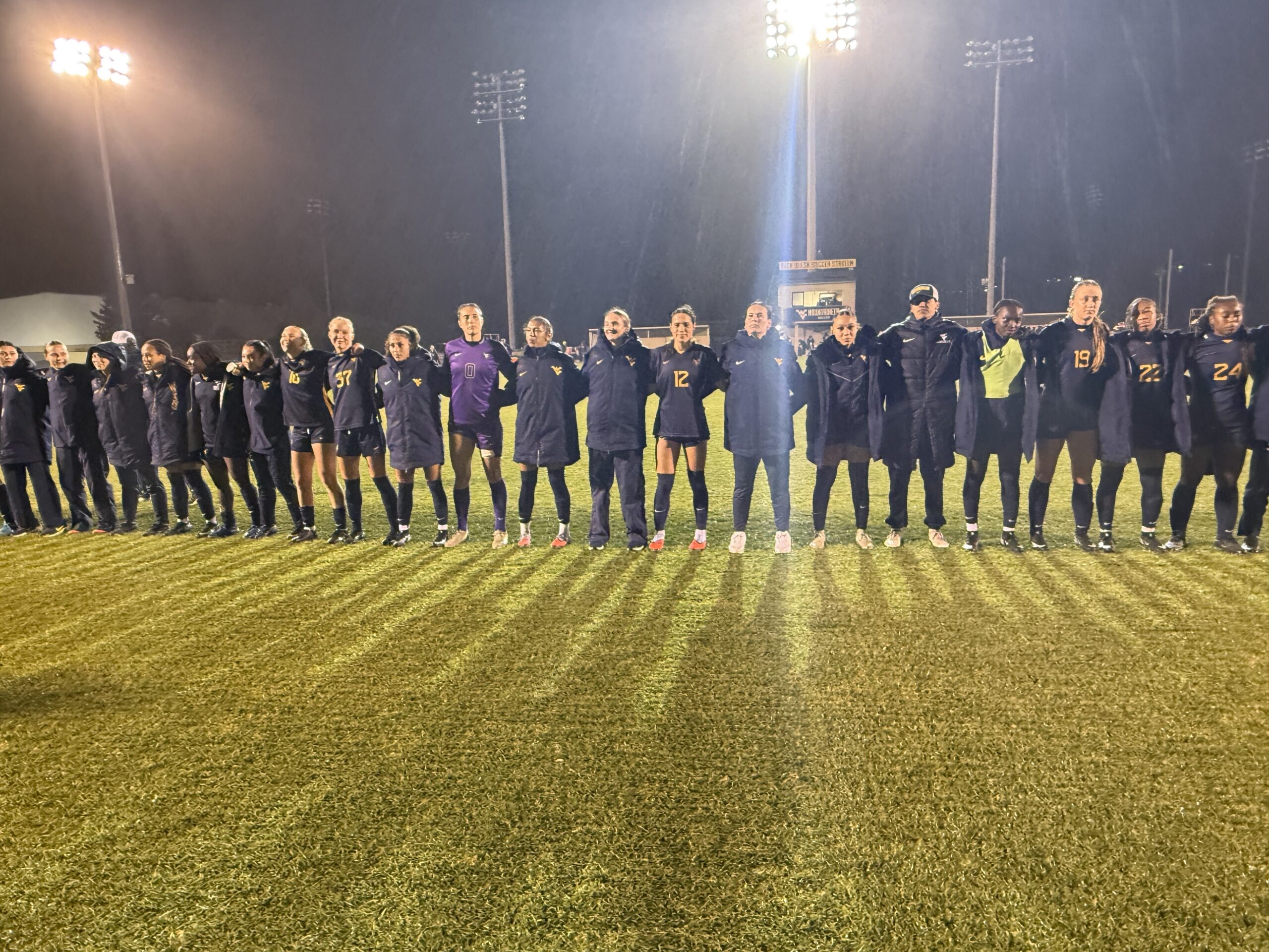 No. 19 West Virginia beats Bearcats 2-1 to complete Big 12 play ...
