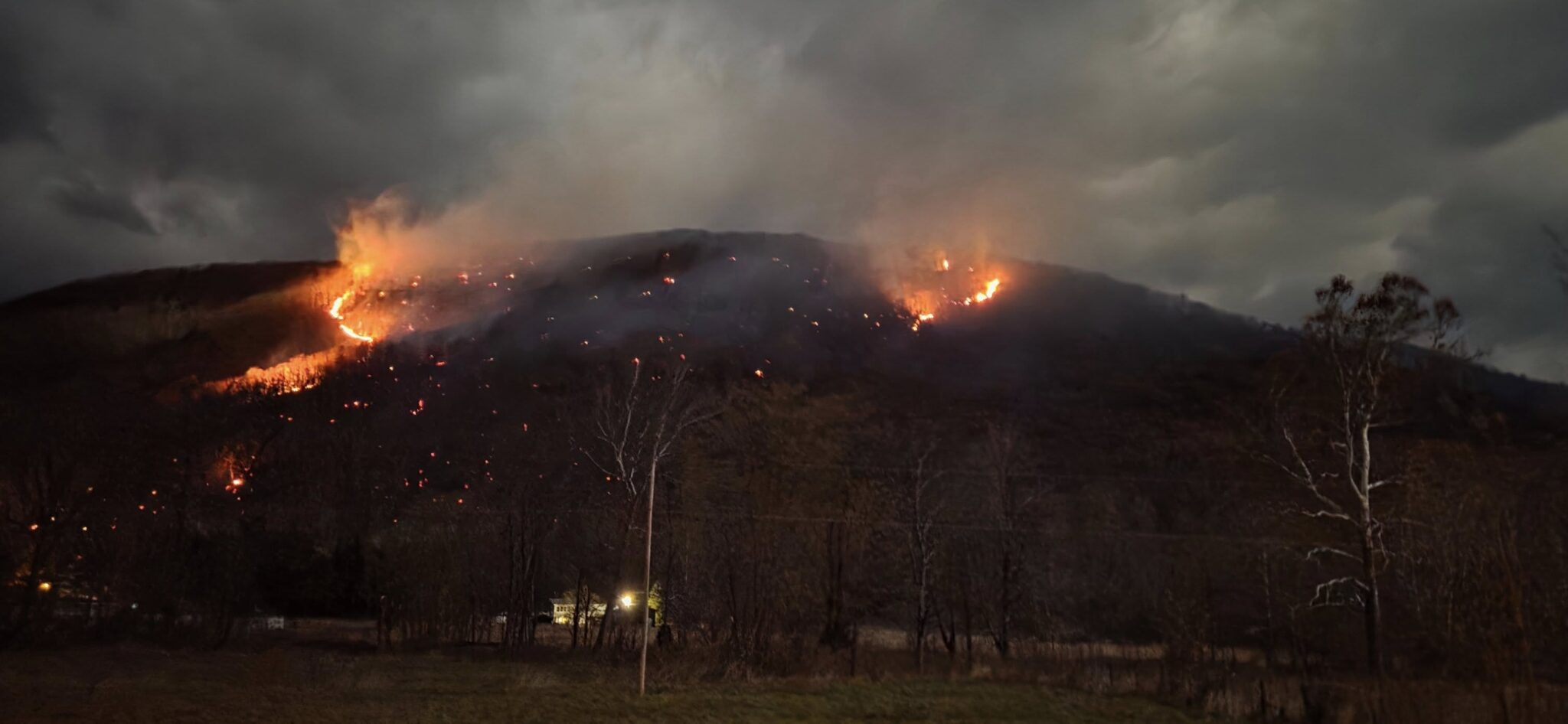 Crews continue to battle 80-acre fire in Pendleton County - WV MetroNews