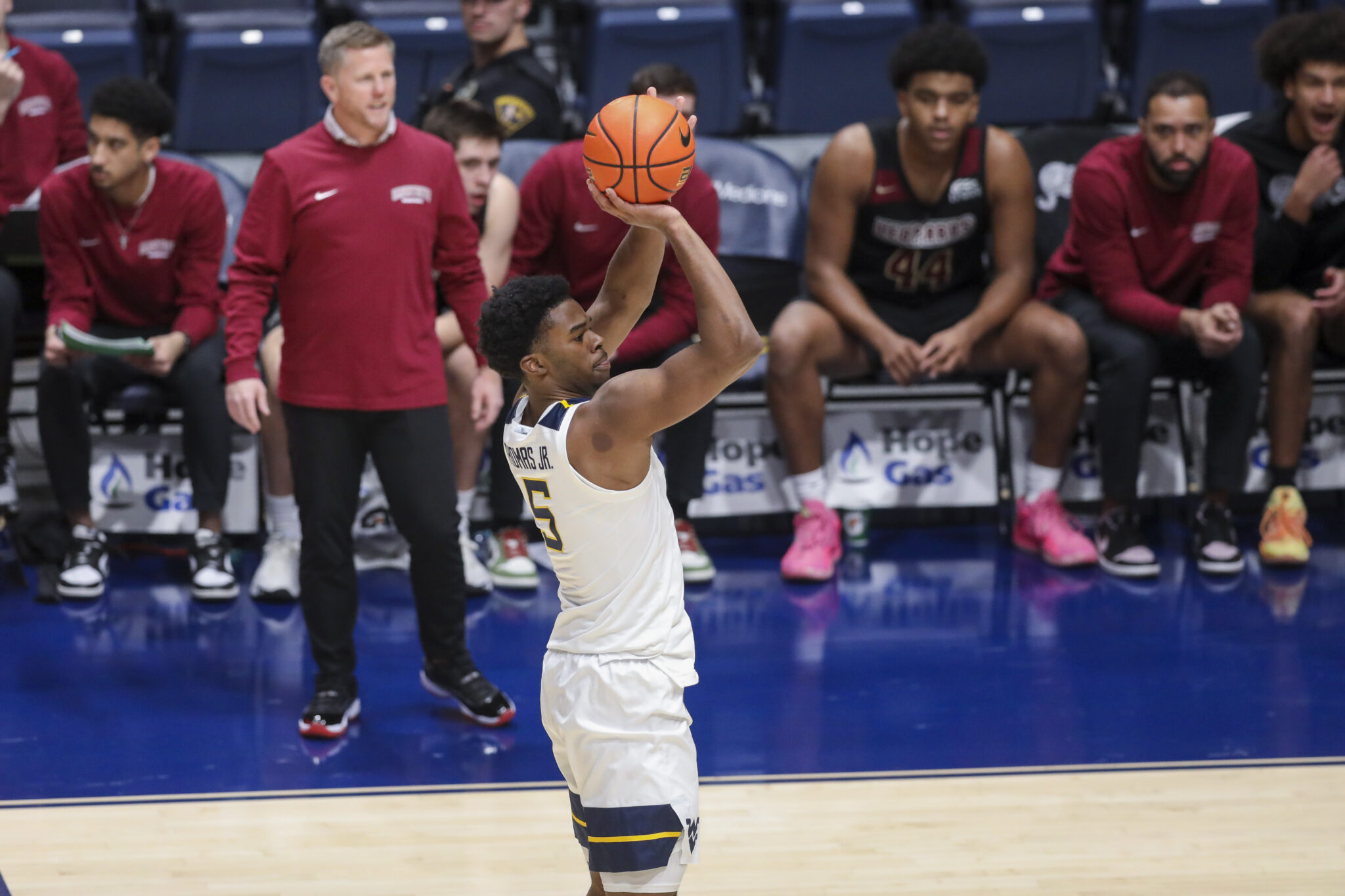 Thomas, Huff lead Mountaineers past Lafayette, 81-59 - WV MetroNews