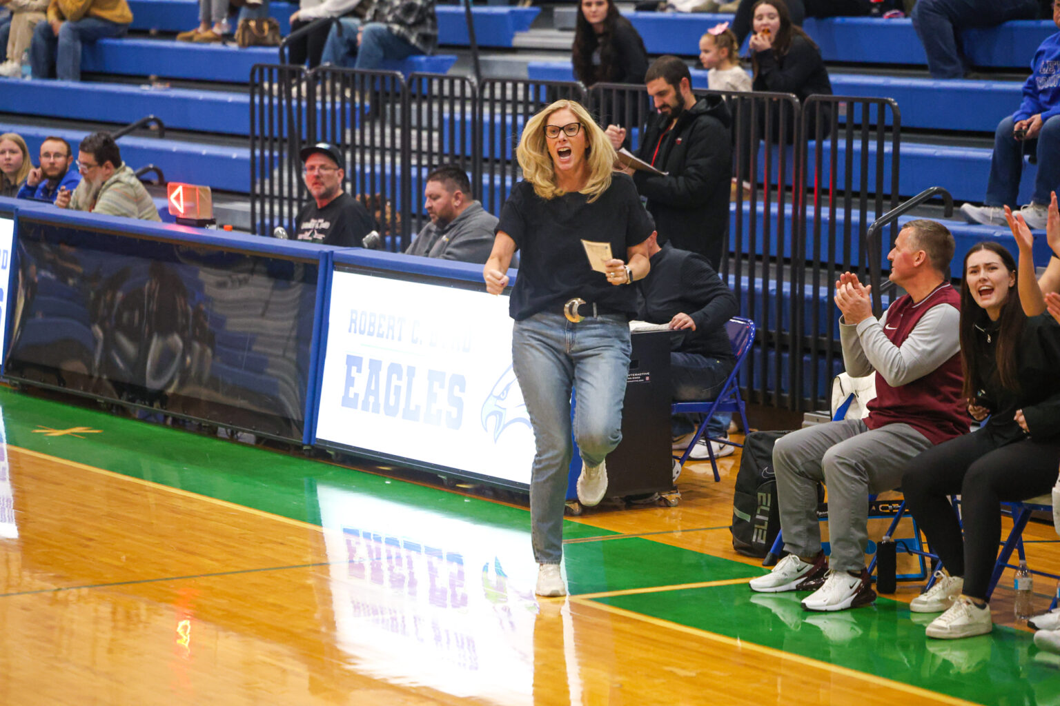Maroon Knights pull away from Minutemaids, 64-49 - WV MetroNews