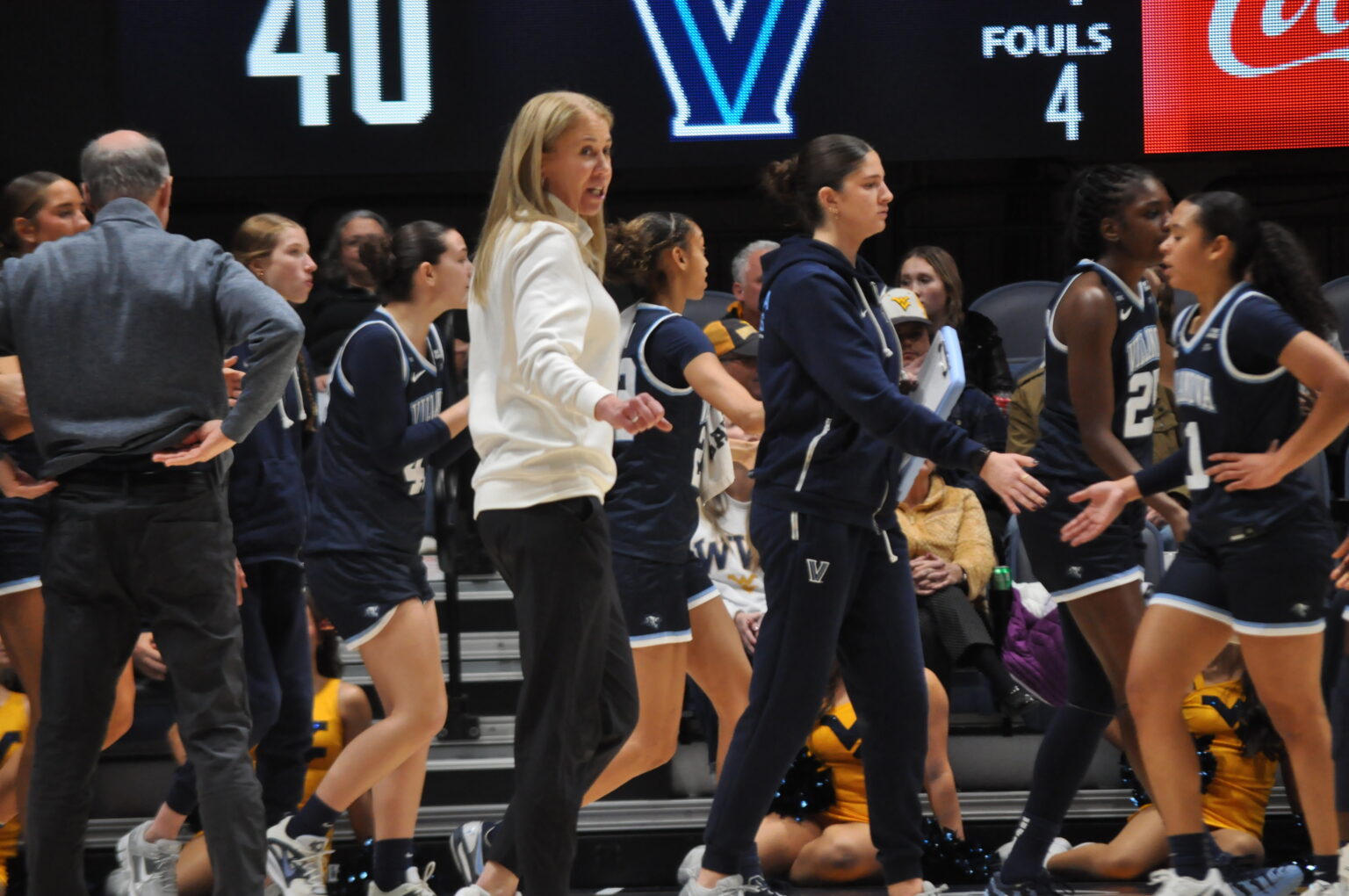Villanova takes it to 25th-ranked WVU, ends Mountaineers' 21-game home ...