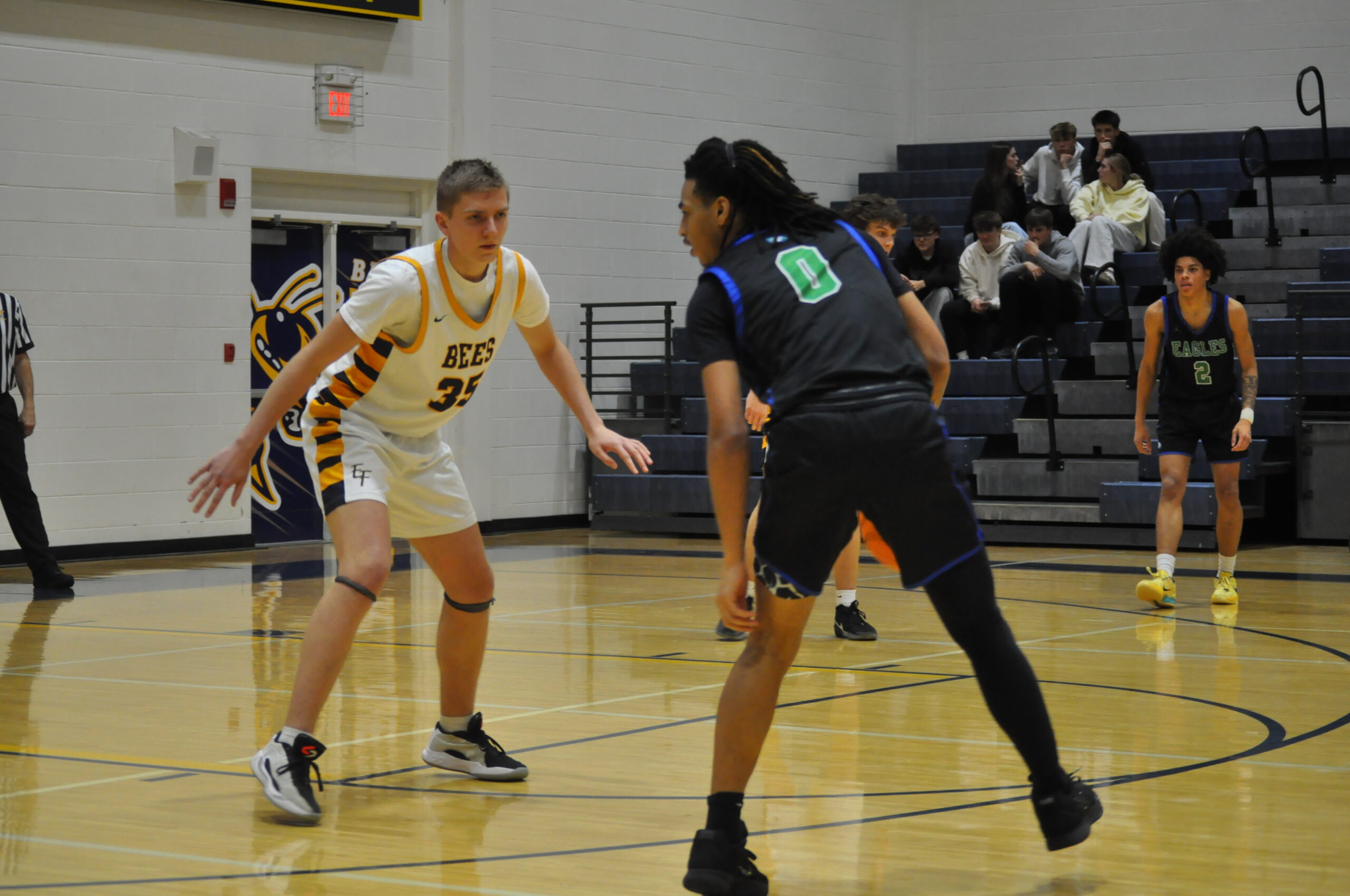 Late free throws from Brand lift Bees in 51-47 victory against Robert C ...