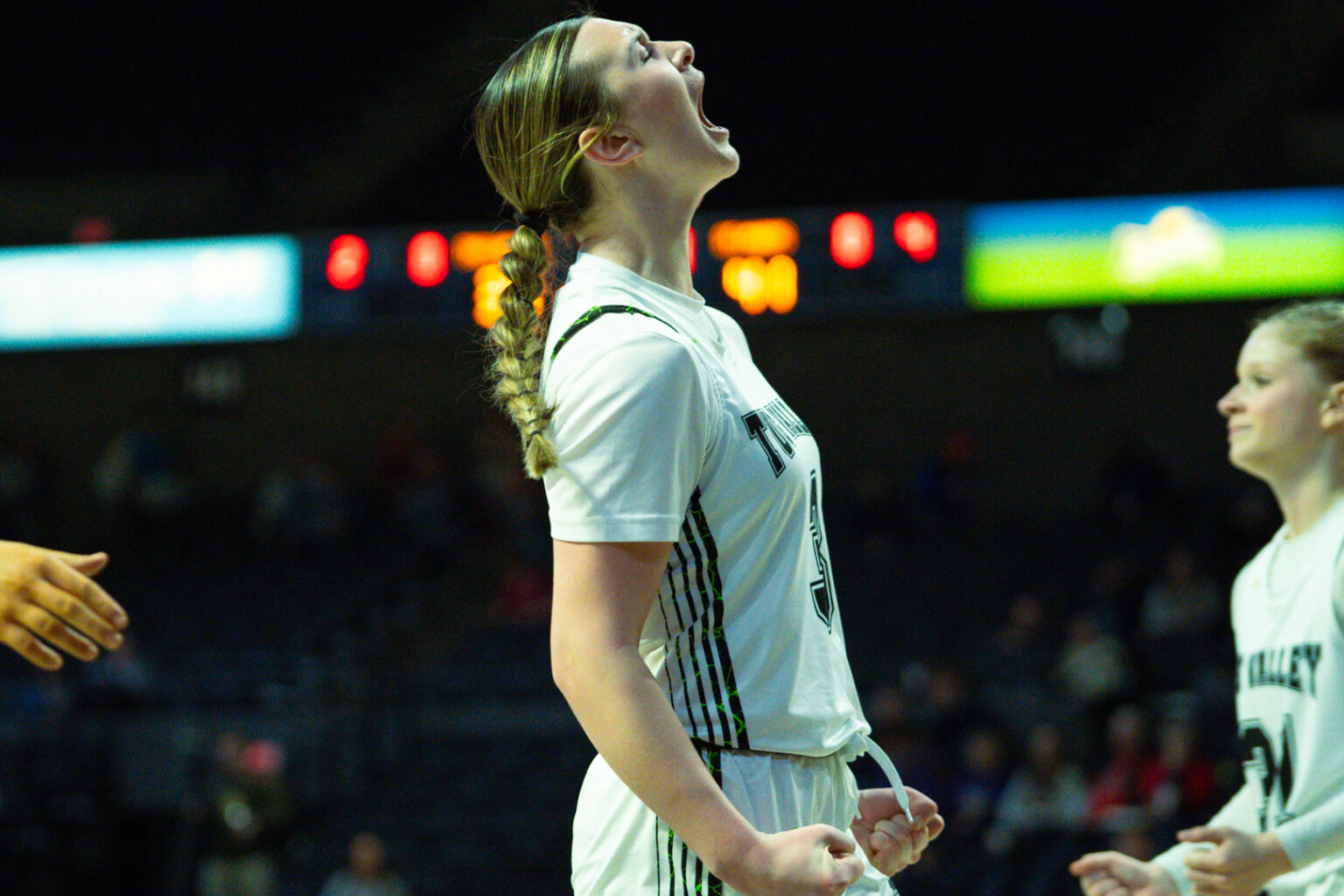 St. Marys scores final 5 points to slip by Tug Valley 52-50 for spot in ...